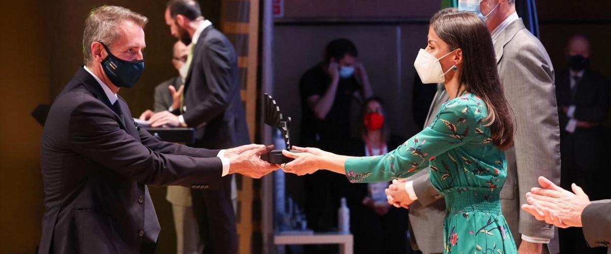 Indra recibe el Premio Nacional de Innovación de la mano de los Reyes