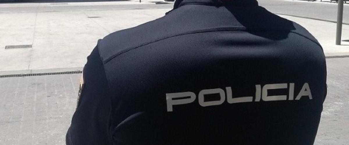 Detenido por intentar estrangular a su pareja y agredir a una agente