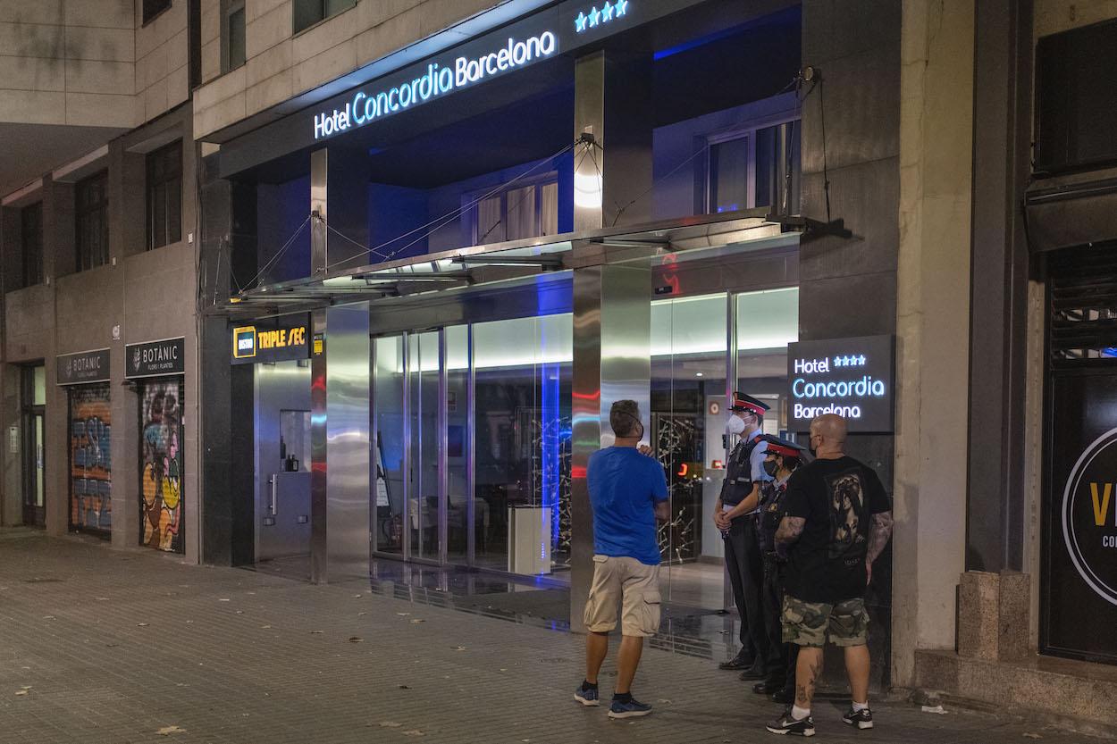 Hallan Un Cadáver Que Podría Ser Del Hombre Que Mató A Su Hijo En Barcelona