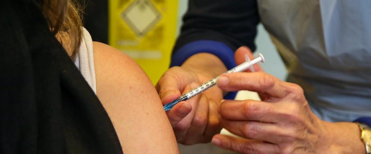 Sanidad avala la cuarta dosis contra la covid-19 para los inmunodeprimidos