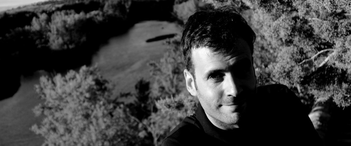 Jorge Freire: “Solo sé que no hay imbécil más superlativo que el fan”