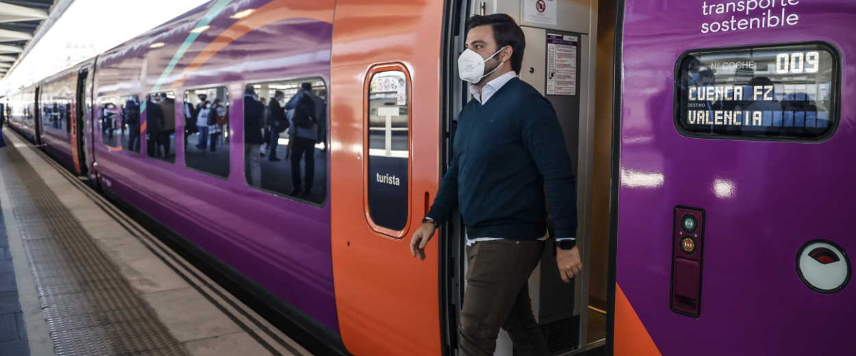 AVE, AVLO, Ouigo o Iryo: ¿quién oferta el billete más barato para viajar a Valencia?
