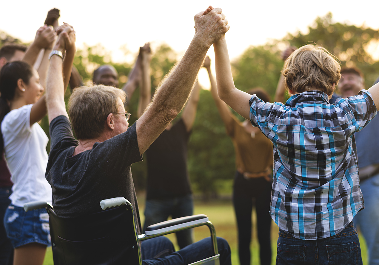 Casi 4 de cada 10 personas colaboran con alguna ENL en España