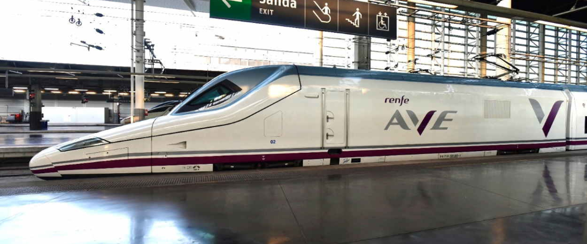 Renfe celebra los 15 años del AVE Madrid-Barcelona con más de 140 ...