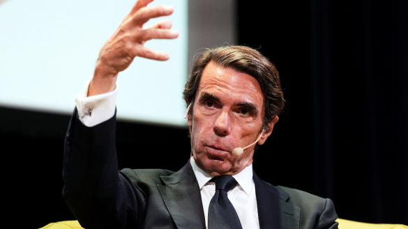 Aznar demuestra su confianza en Feijóo y en su "moderación" para evitar ...