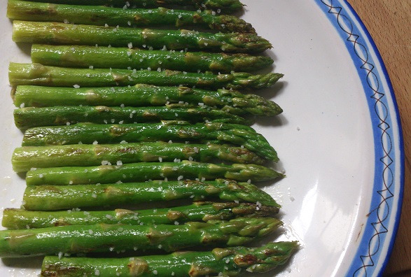 Entremeses variados y lasaña de verdura y bonito del norte