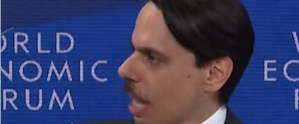 Quién es el 'Aznar saudí' que arrasa en las redes sociales