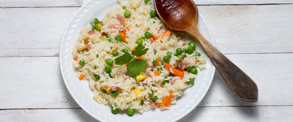 Arroz tres delicias: una receta ‘oriental’ que es fácil y deliciosa