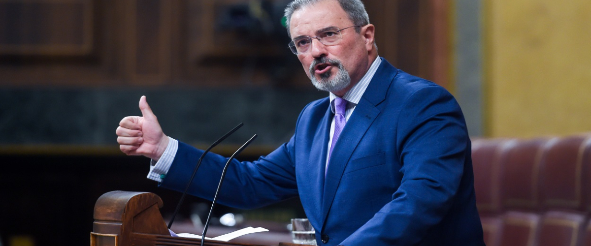 El Ayuntamiento de Valencia premia al diputado de Vox condenado por maltratar a su mujer por un ...