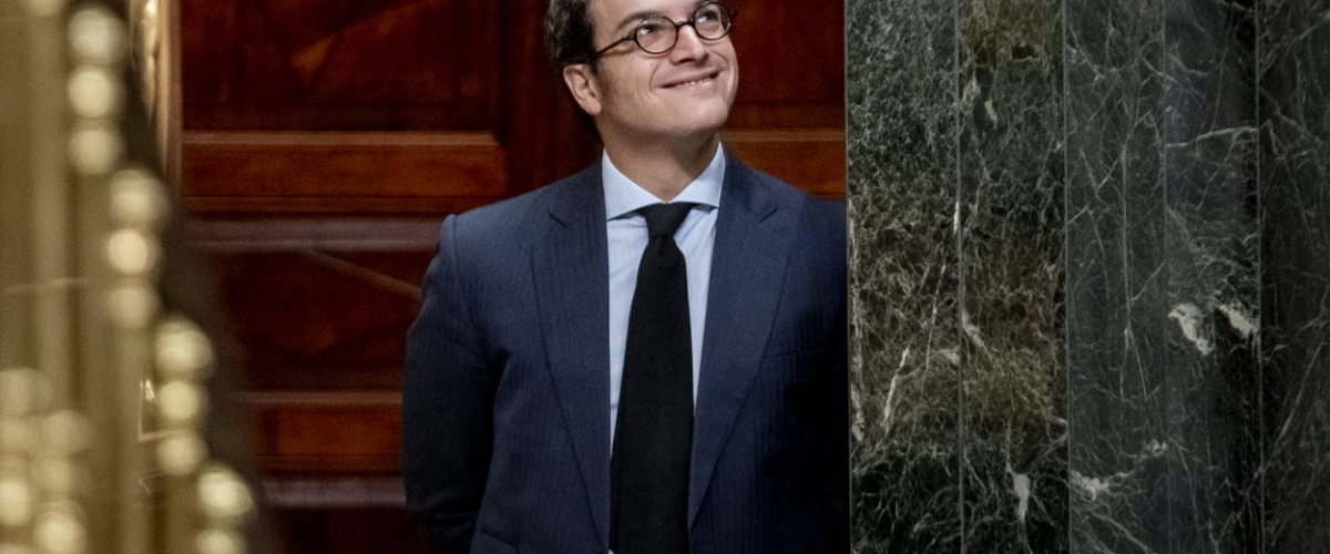 Figaredo recrimina al Gobierno competencias autonómicas y se lleva una ...