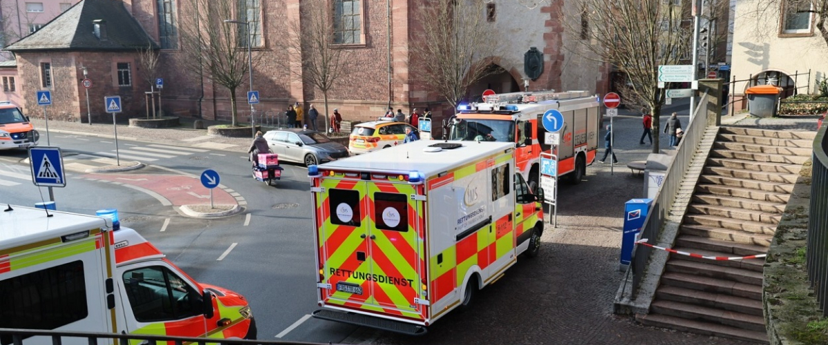 Dos muertos, entre ellos un niño de dos años, por un apuñalamiento en ...