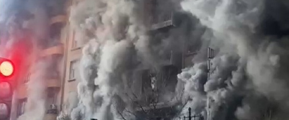 Un incendio en un bingo de Valencia provoca una gran humareda en el centro de la ciudad