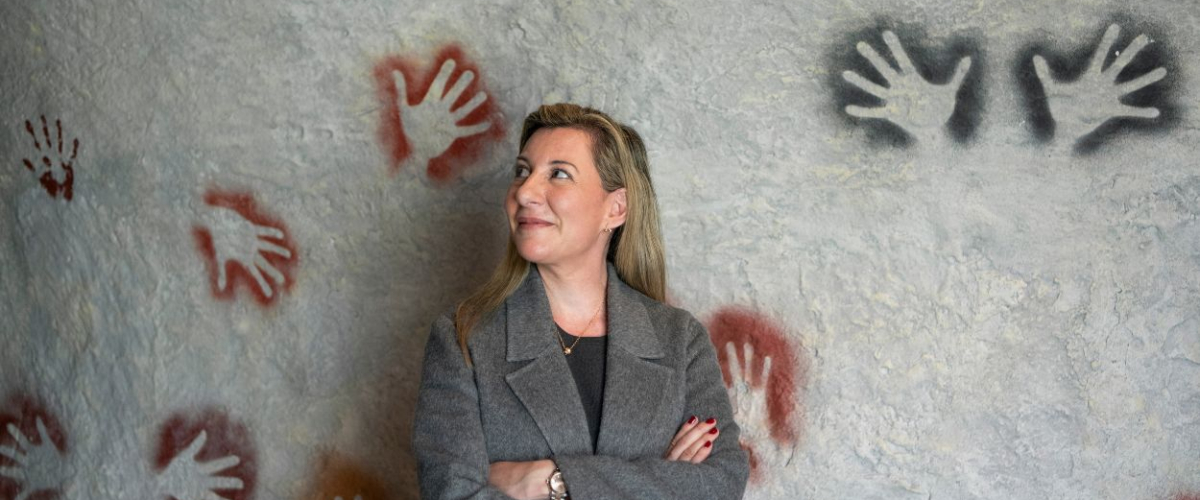 El regreso de los longevos: Eva García Sáenz de Urturi republica 'Los ...