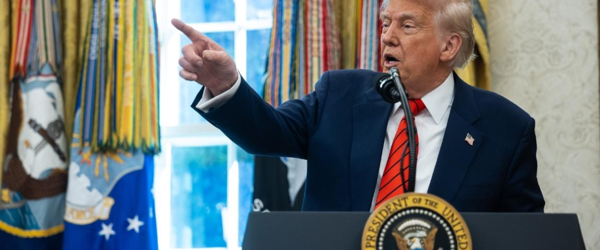 Trump acepta el uso del avión de lujo prestado por Catar en medio de críticas legales