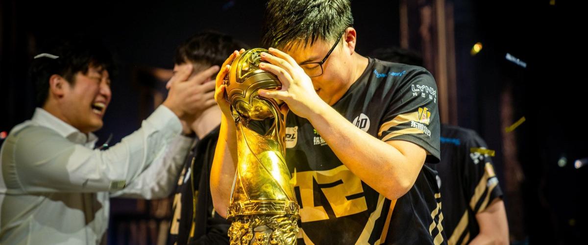 Uzi entra en el Hall of Legends