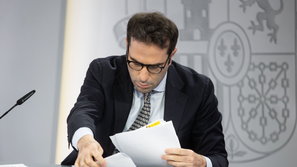 La economía española vuelve a mejorar previsiones y cerrará el 2025 ...