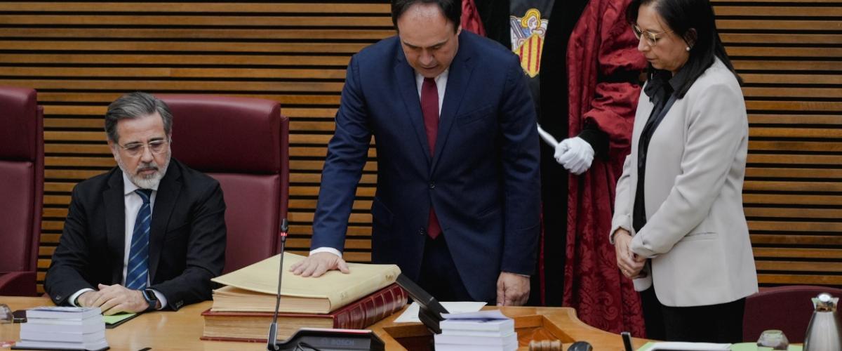 Juanfran Pérez Llorca, investido nuevo presidente de la Comunitat ...