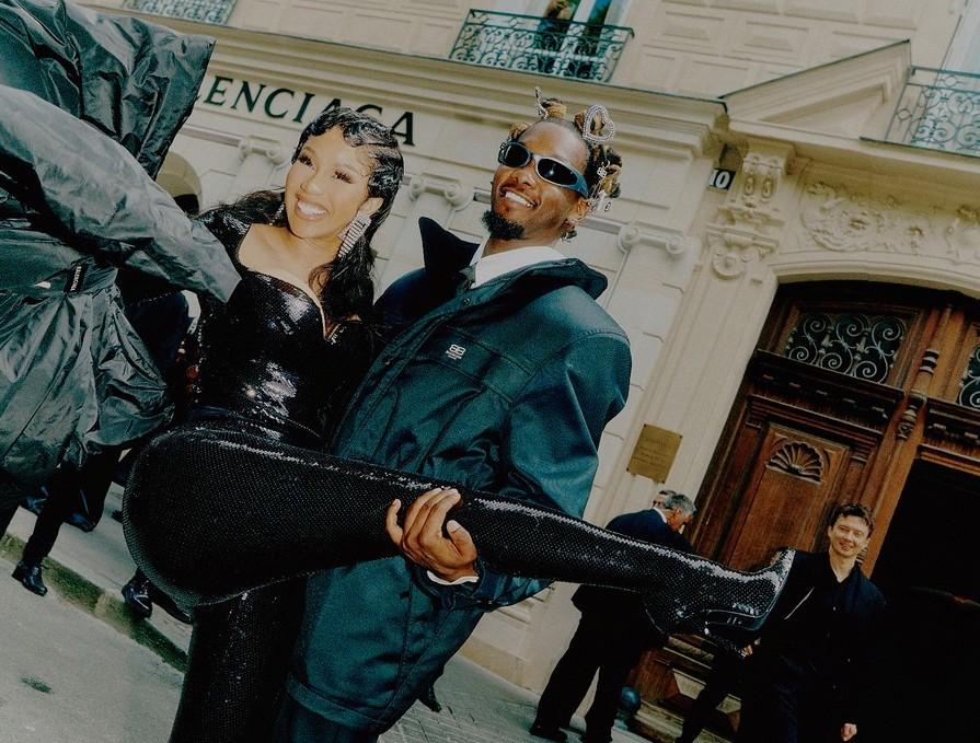 Cardi B y Offset se toman de la mano y lucen dos estilos diferentes en ...