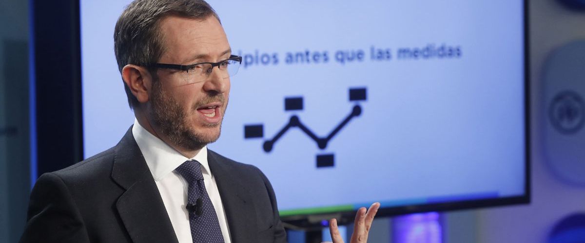 Javier Maroto presume en su currículum de un máster que no tiene