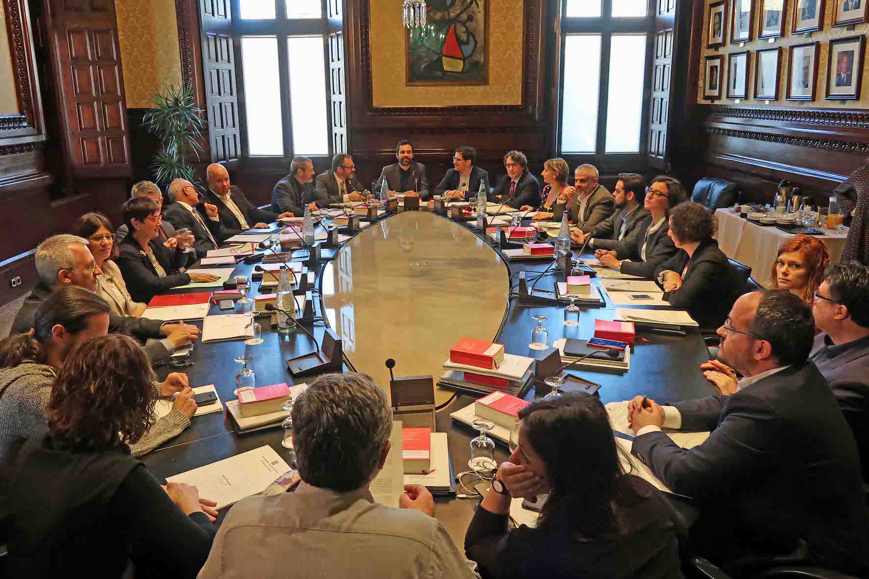 La mayoría independentista bloquea el debate parlamentario