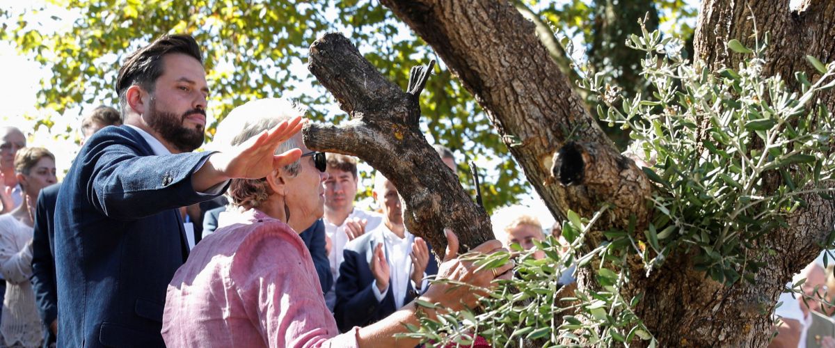 Cedillo pide que el "legado" de su padre sea estar en "el...