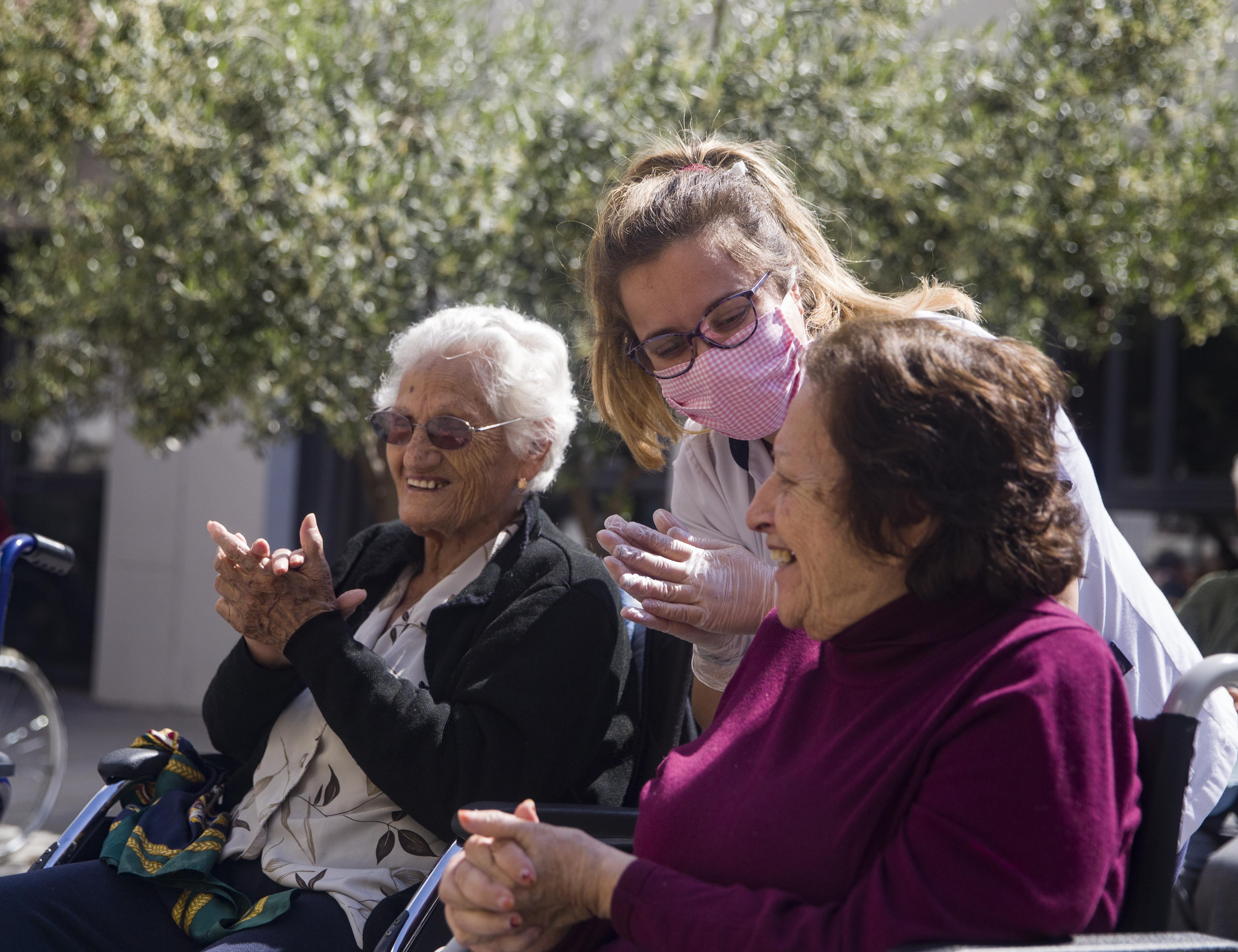 Así es el nuevo protocolo de visitas de las residencias de mayores de ...