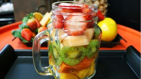 10 alimentos ricos en agua para mantenerte hidratado este verano